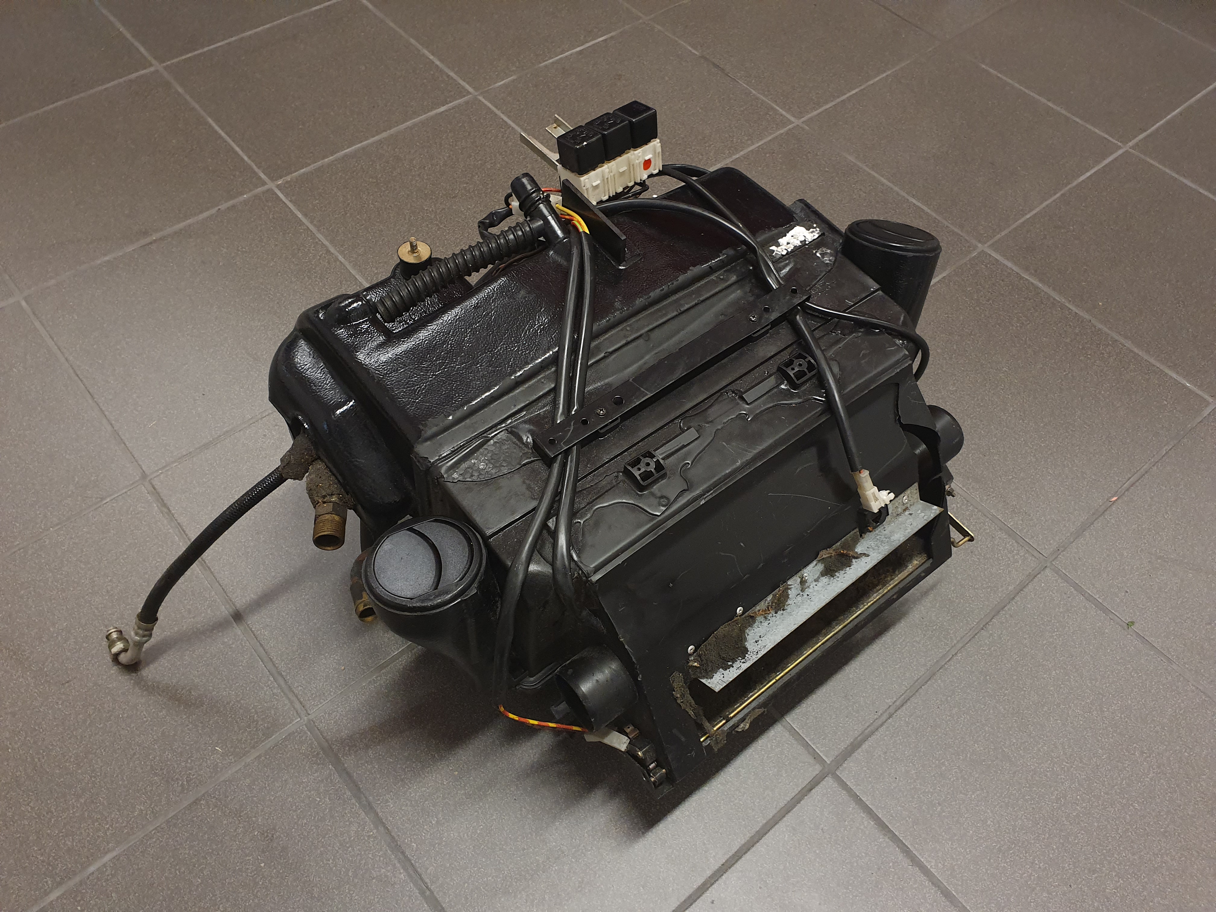 Ferrari Mondial T Air Conditioning System – Motorima – coachbuilding ...