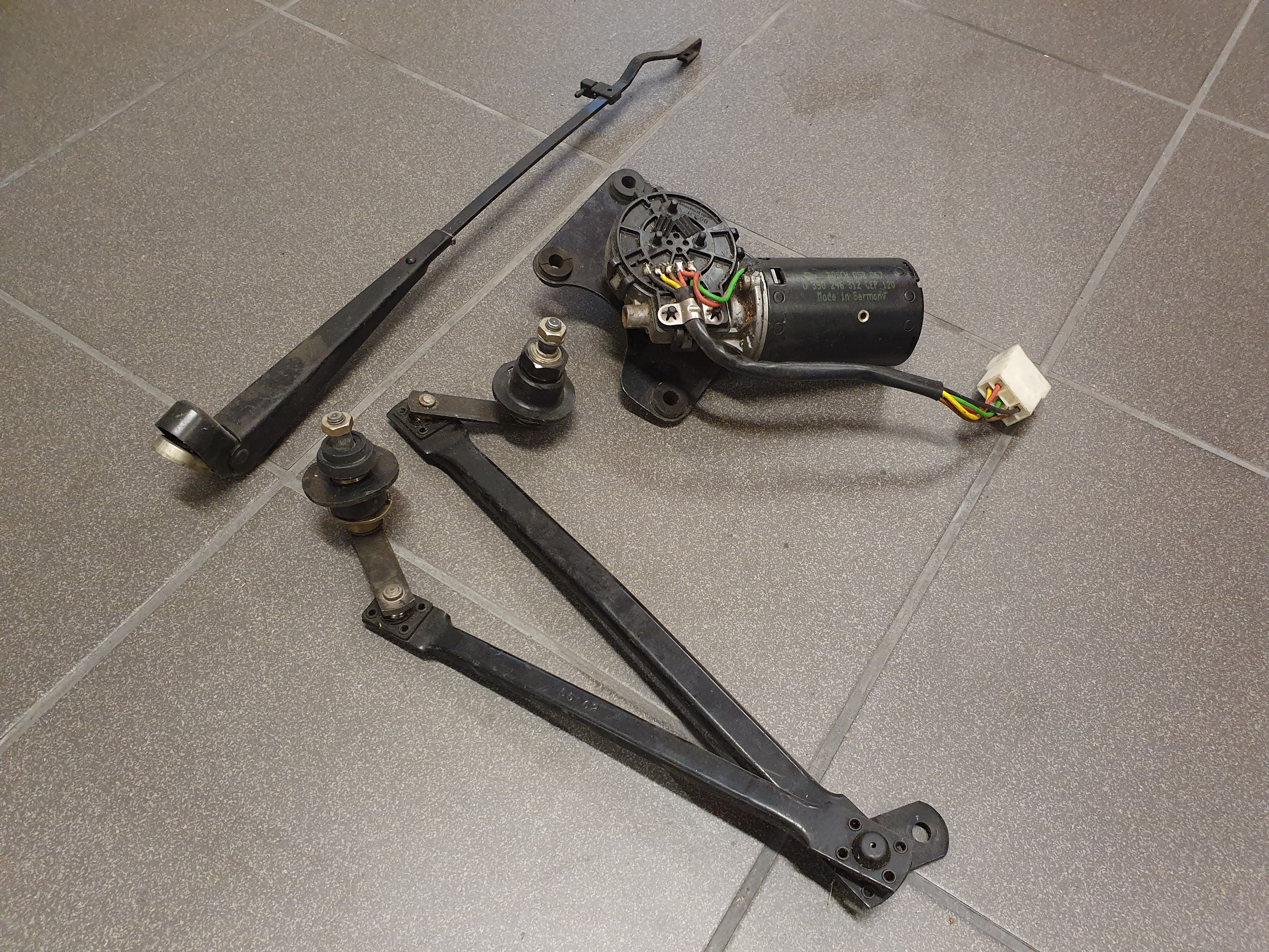 Ferrari Mondial Windshield Wiper Motor – Motorima – coachbuilding since ...