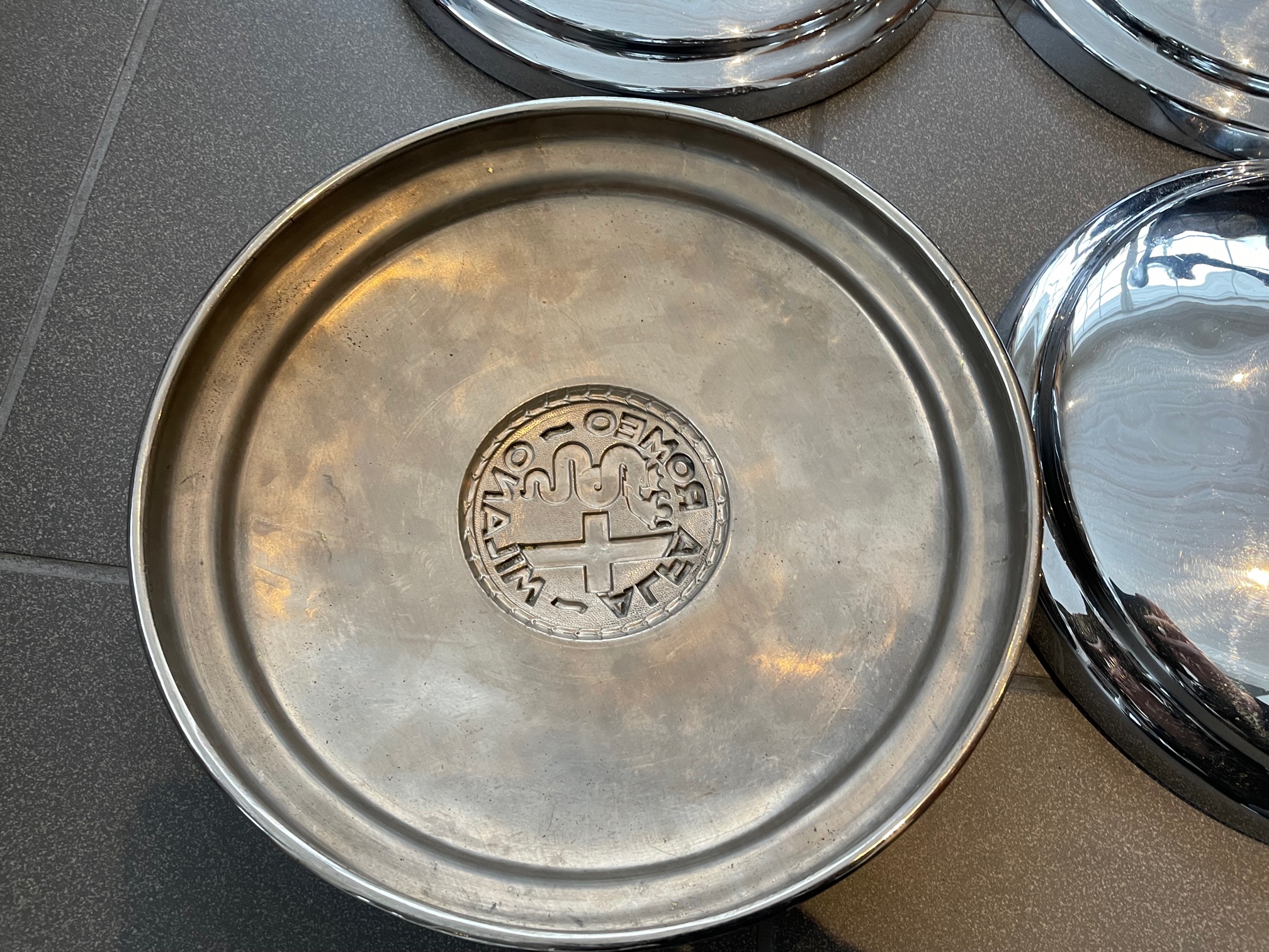 Alfa Romeo 6C 2500 Hubcaps 1940’s – Motorima – coachbuilding since 1983